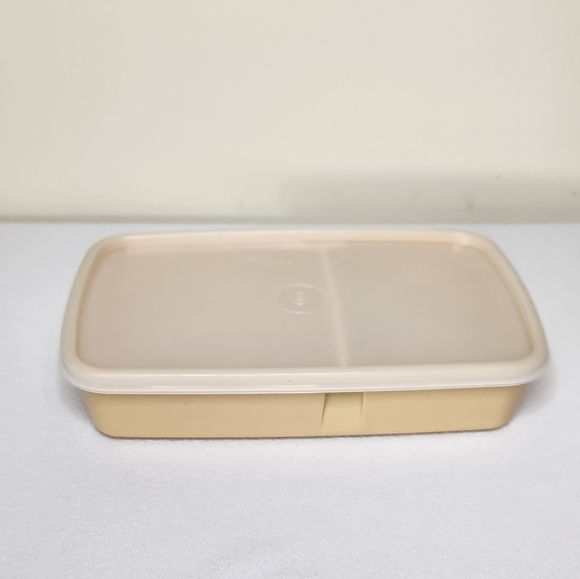 Tupperware | Kitchen | Vtg Tupperware Harvest Gold Divided Food Storage ...